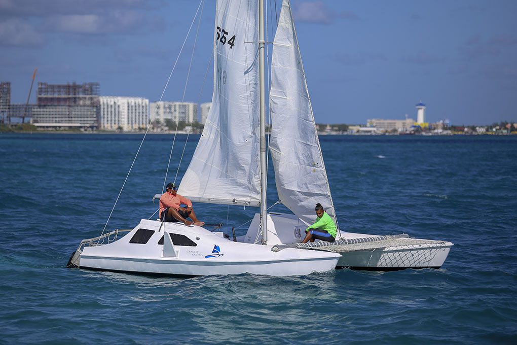 Aguila, Small Catamaran in Cancun | Catamarans Cancun